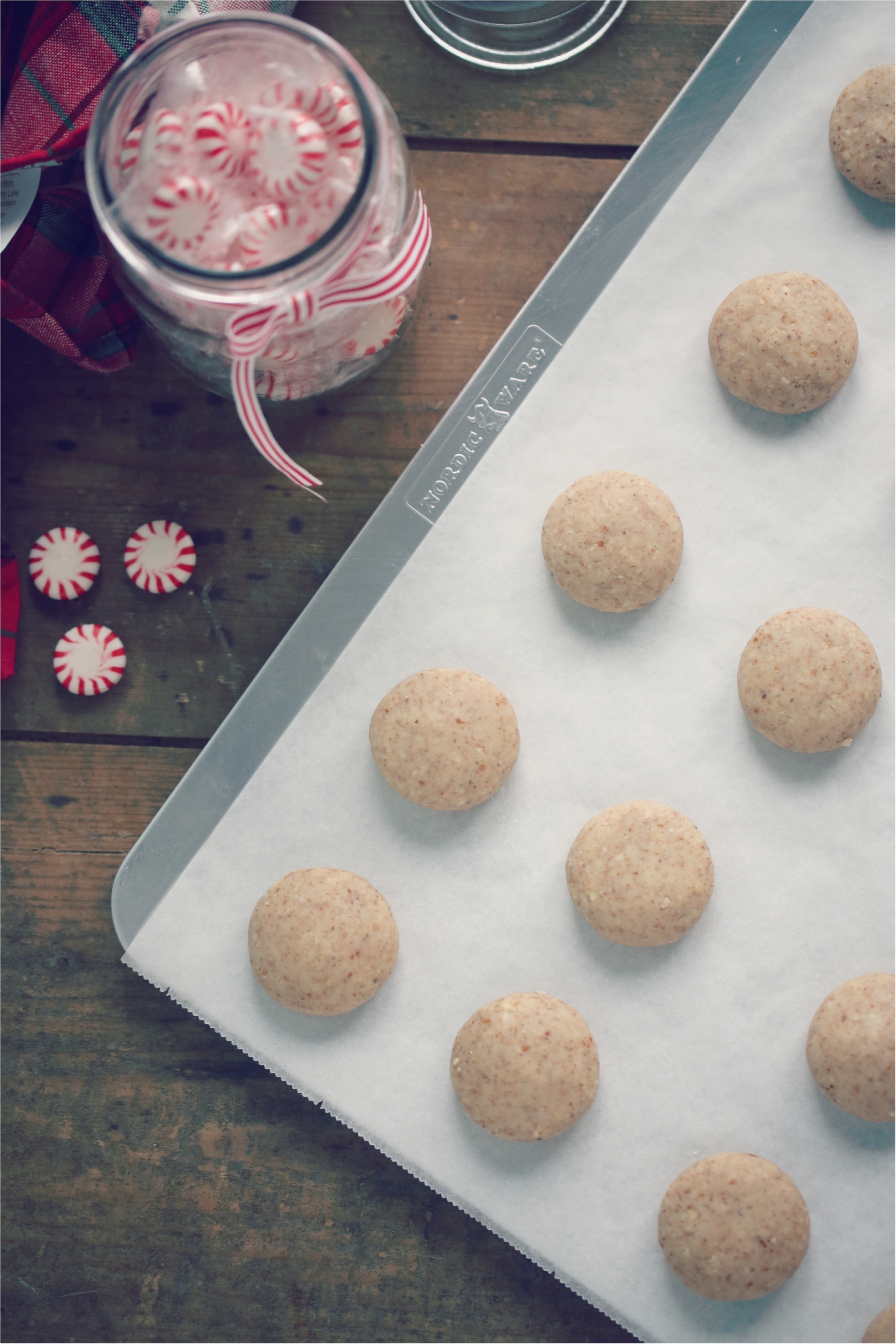 Classic Norwegian Holiday Almond Cookies | The Inspired Home