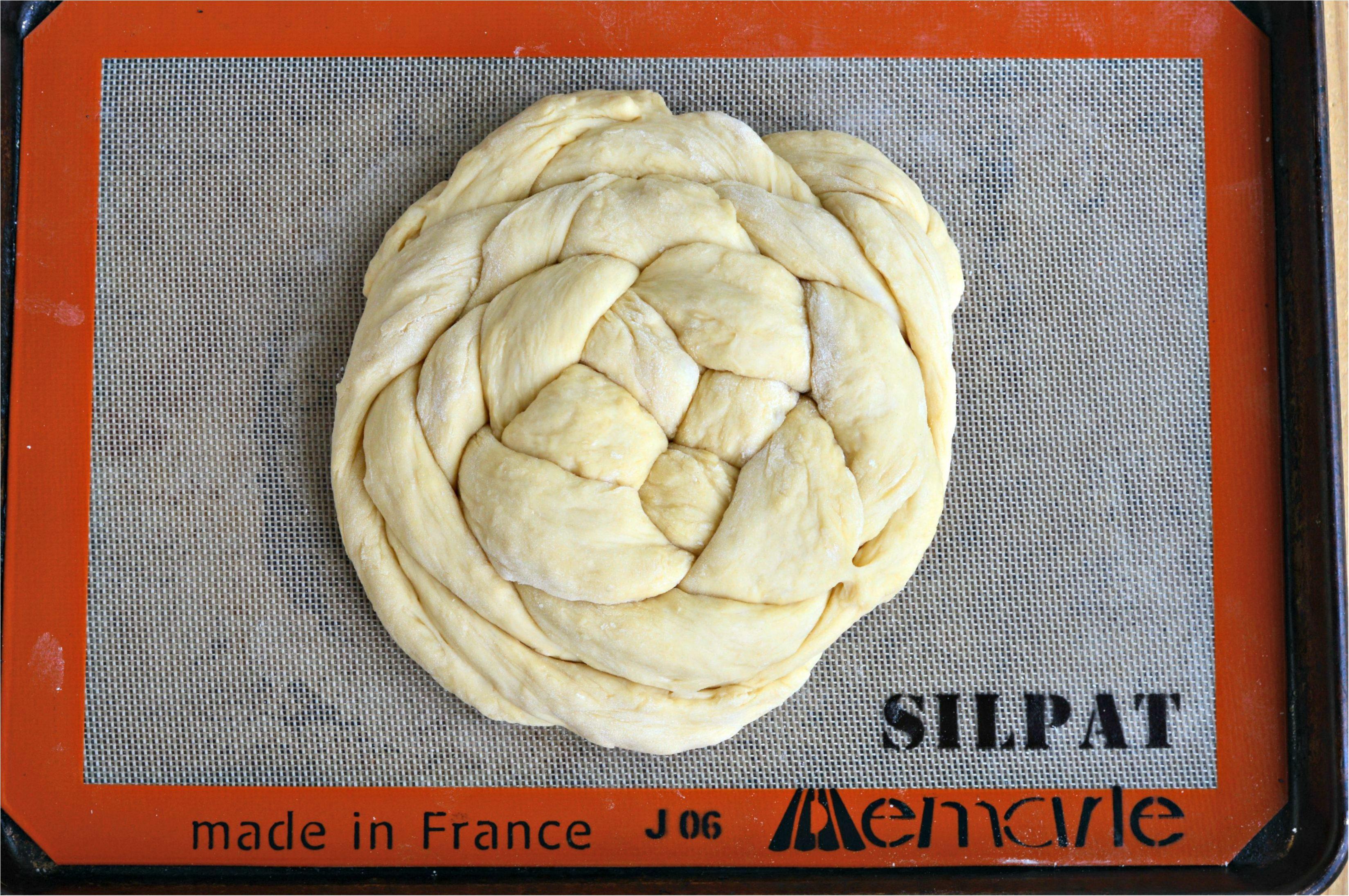 Round Challah for Rosh Hashanah | Emily Paster | The Inspired Home